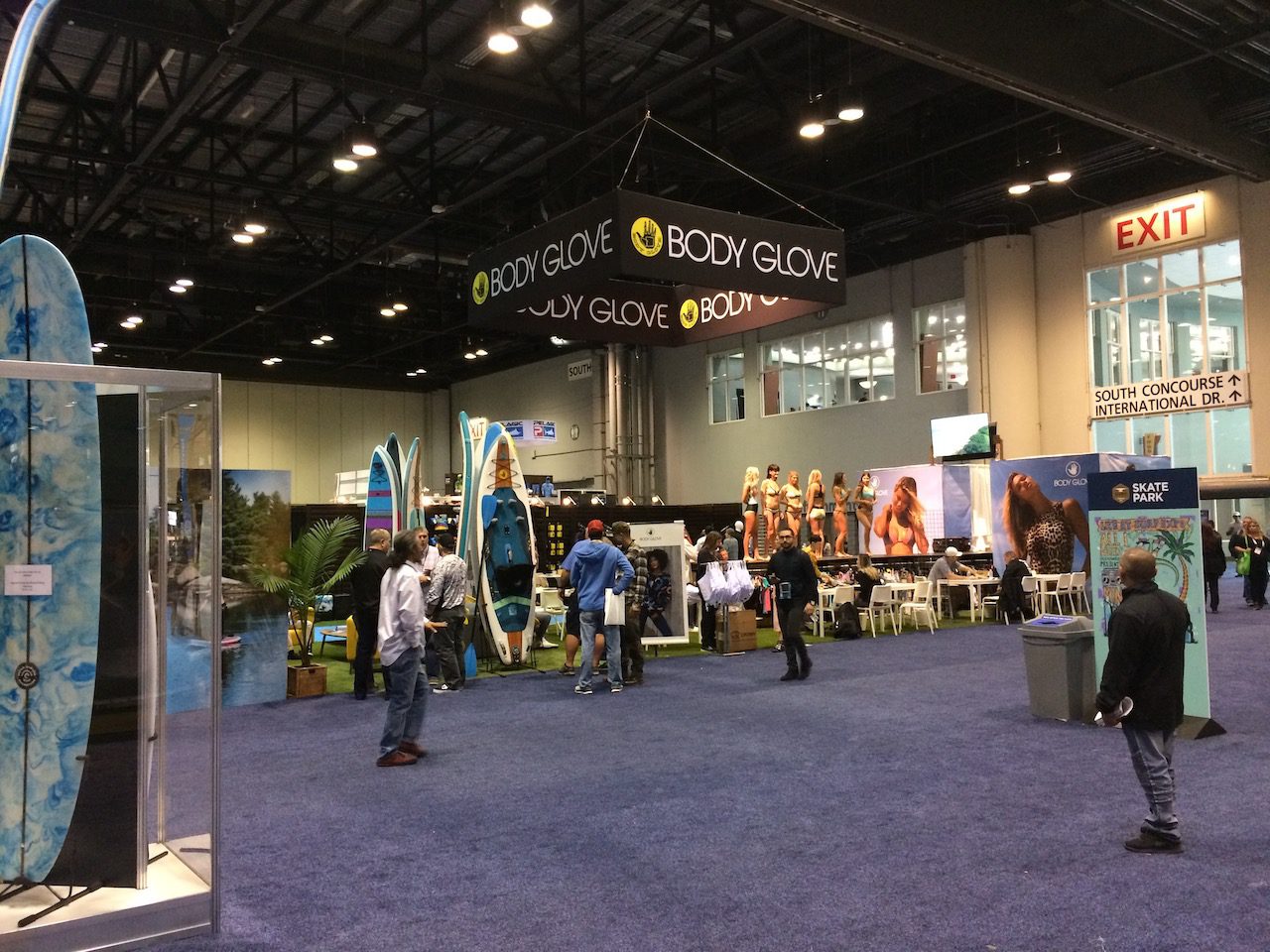 Bodyglove booth with regular fashion shows - Boardsport SOURCE