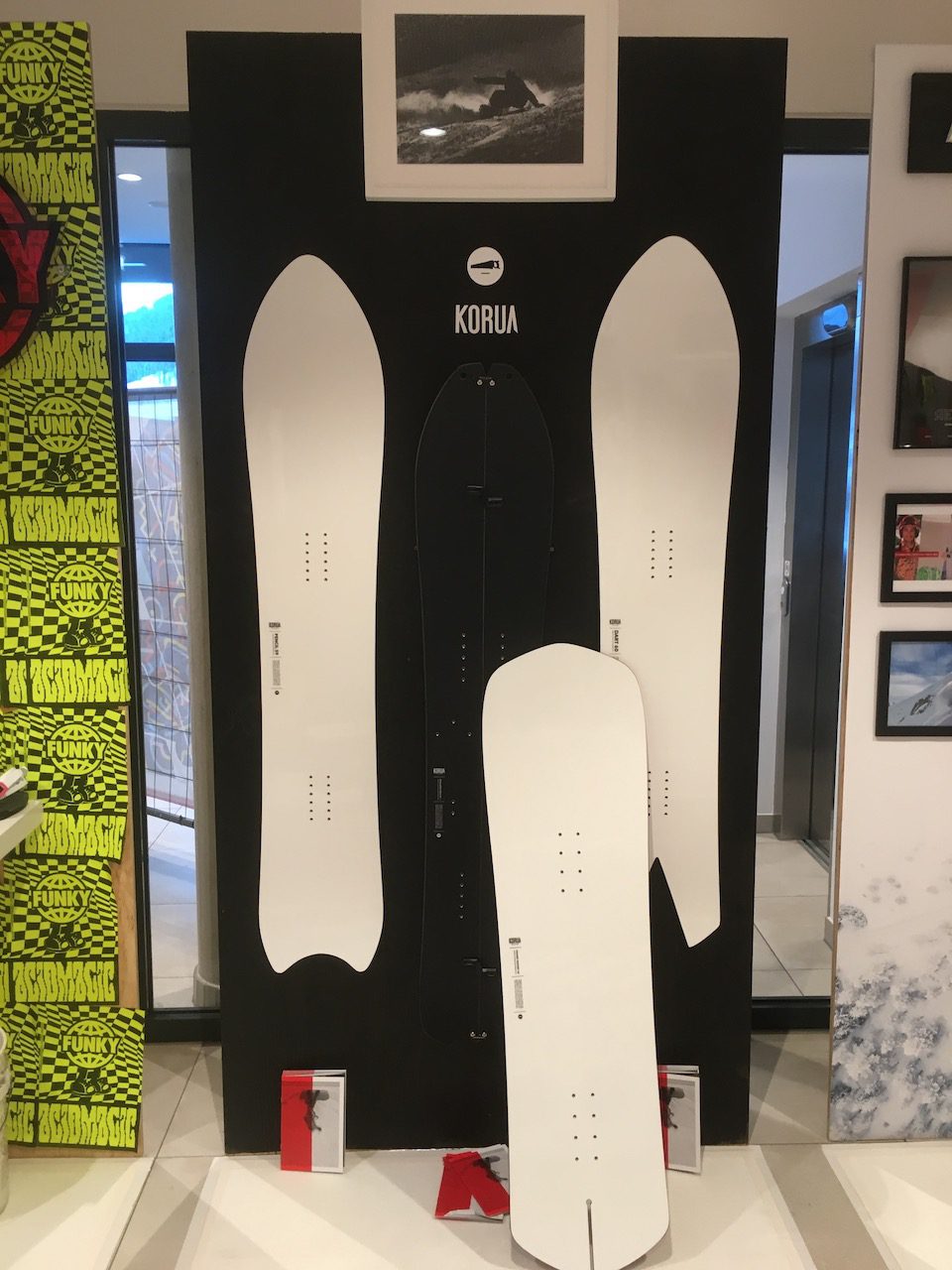 KORUA display - Boardsport SOURCE