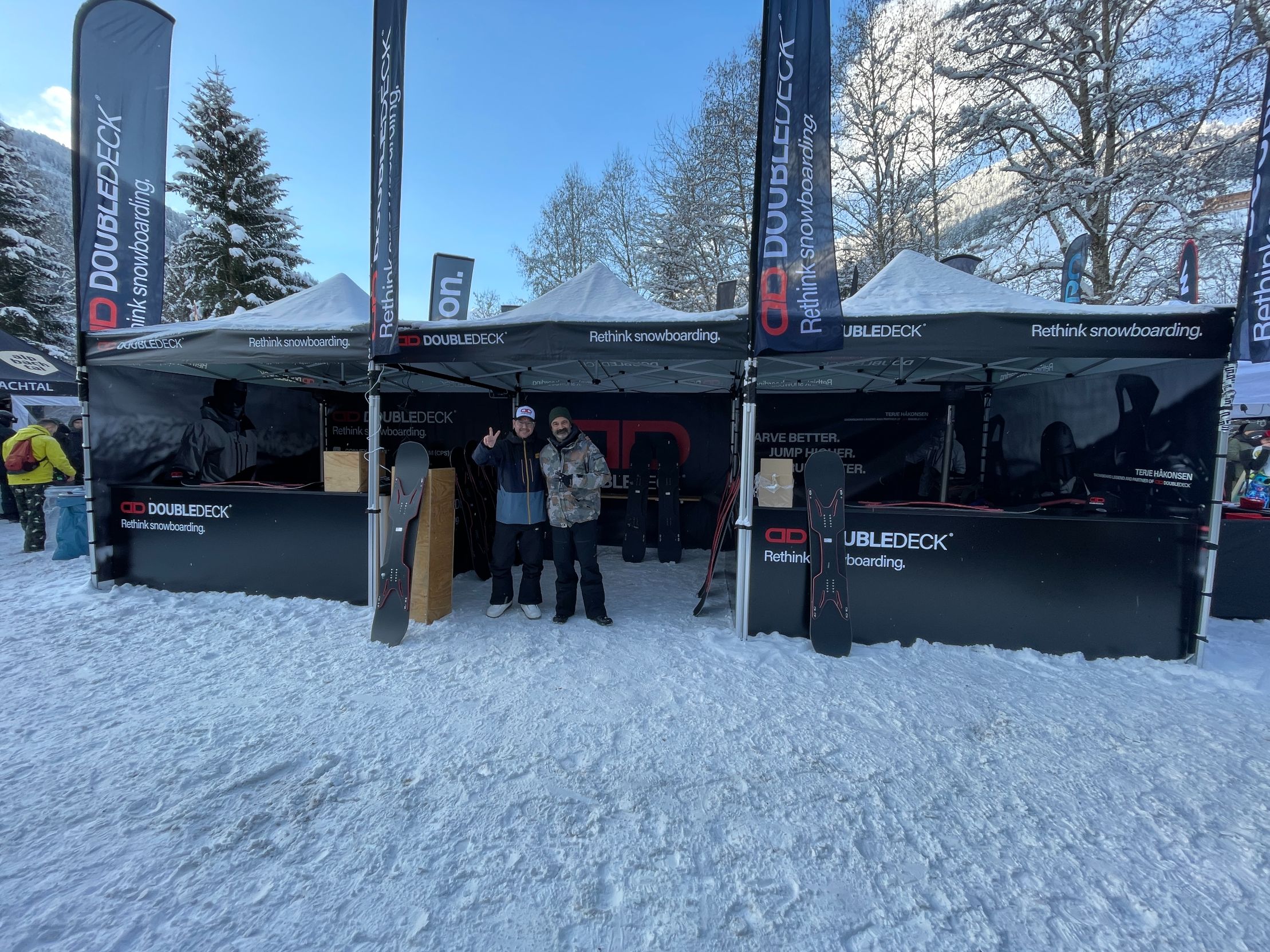 Double Deck booth - Boardsport SOURCE