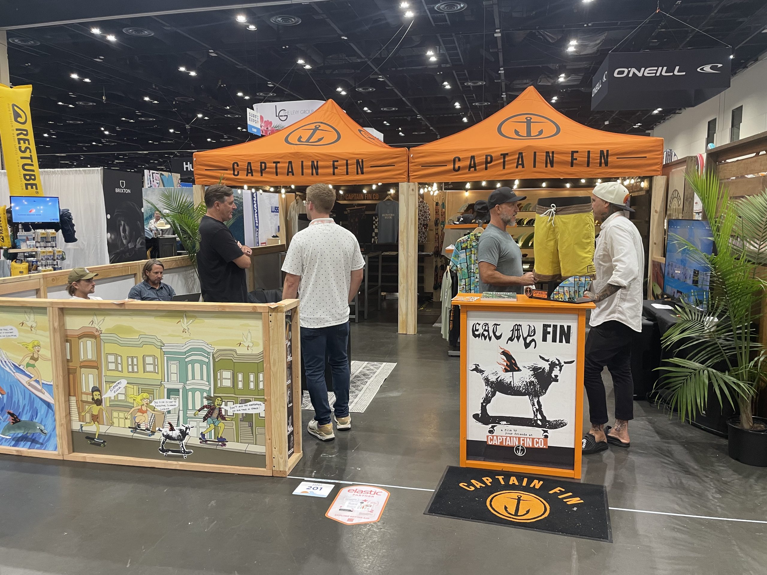 Captain Fin booth - Boardsport SOURCE