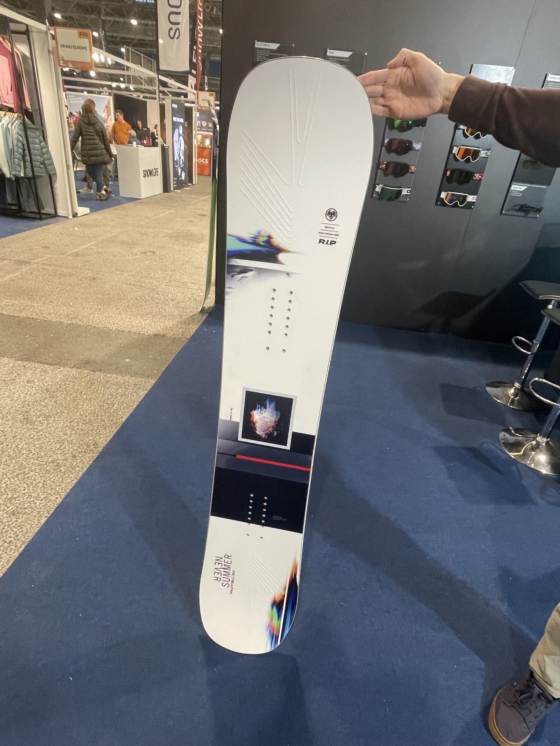 Never Summer Proto 3 ultra with recurved triple camber - Boardsport SOURCE