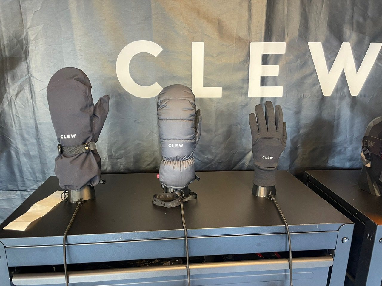 Clews new 3 layer glove system - Boardsport SOURCE