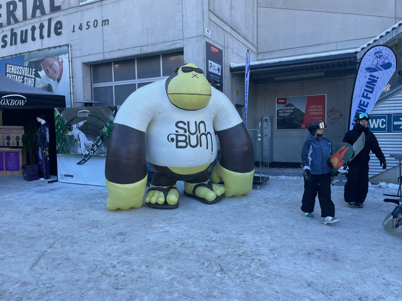 Sunbum's monkey in the house - Boardsport SOURCE